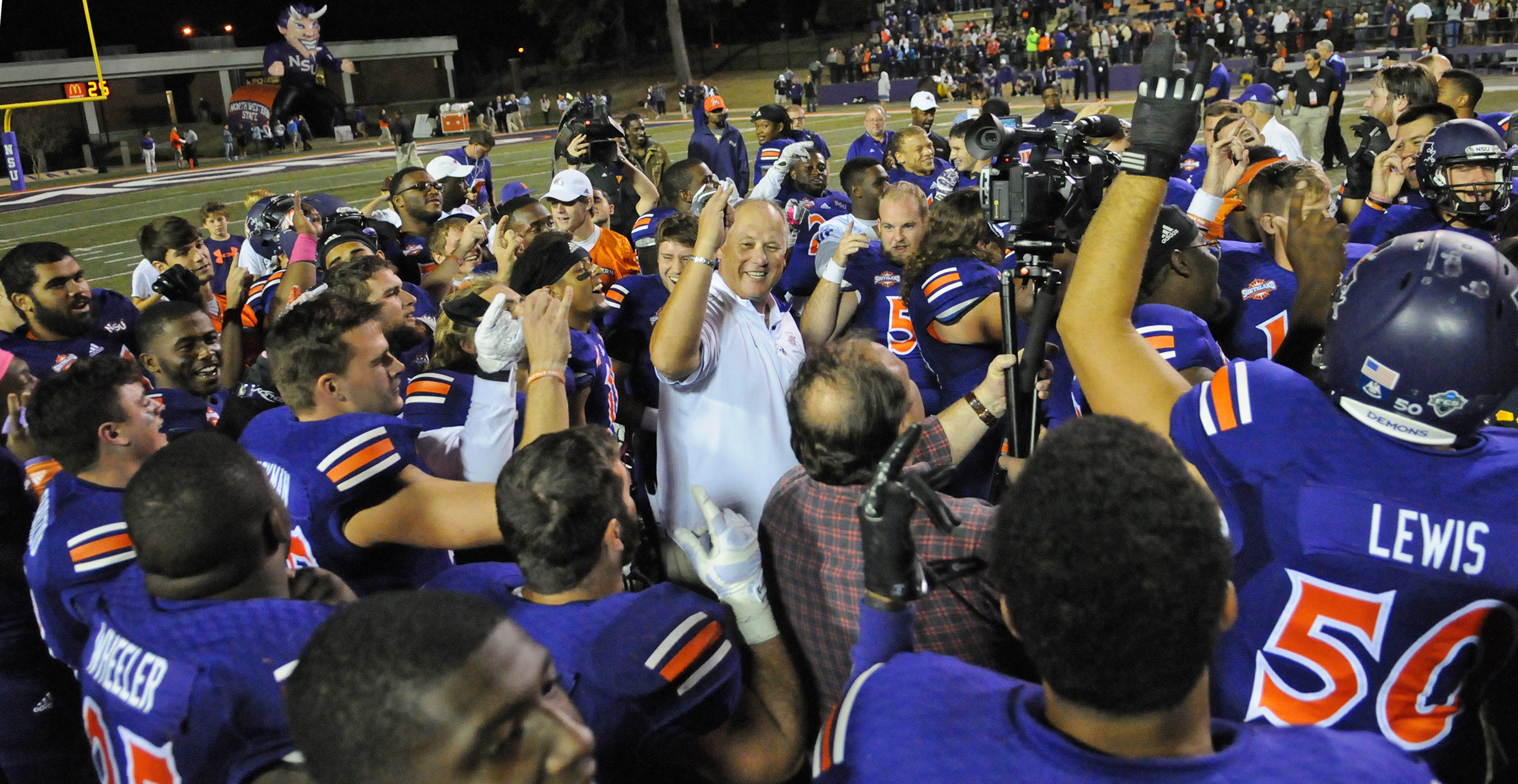 Demons bounce back with impressive performance in Homecoming win over ...