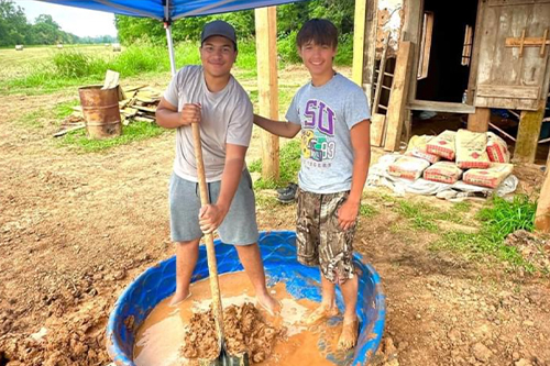 SAHS volunteers make traditional mud walls for Badin Roque Park project ...